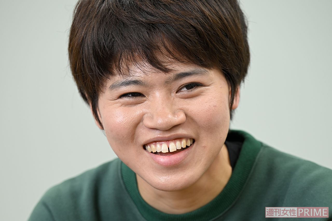 浜田雅功のものまねで話題のハリウリサ、lgbtqであることのカミングアウトと念願の歌手デビューを語る 週刊女性prime