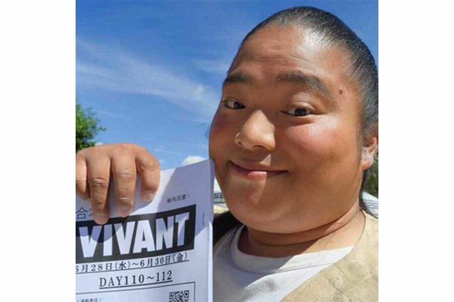 堺雅人主演ドラマ『VIVANT』の“癒しキャラ”ドラムの裏切り行為の証拠が公式サイトで堂々ネタバレ？ 雑な設定か伏線か 設定の“ズレ”を指摘する声も（2ページ目） | 週刊女性PRIME