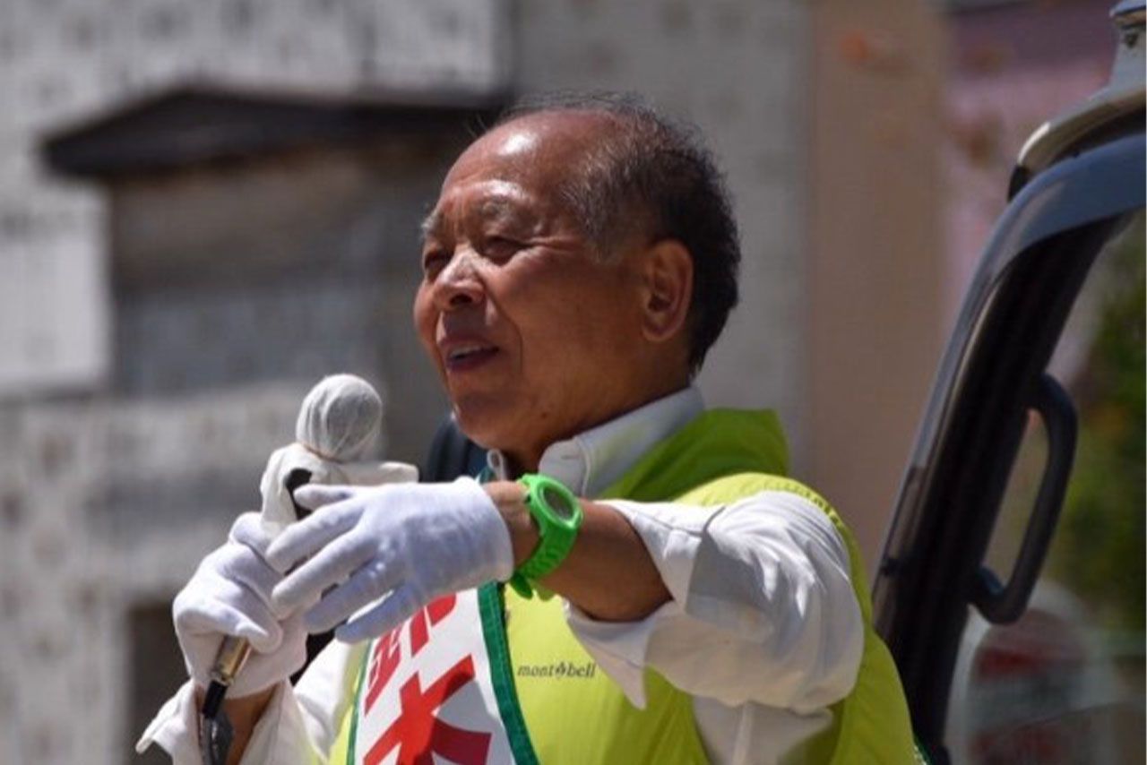 鈴木宗男氏が23年ぶりに自民党に復党、影武者説も出る“ドブ板選挙”がSNSで話題に「移動距離エグすぎ」（2ページ目） | 週刊女性PRIME